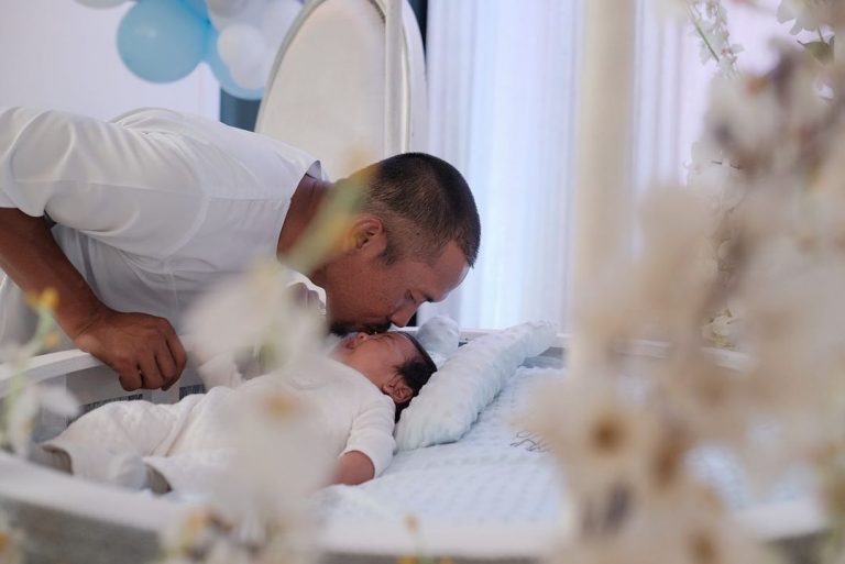 Kekok Bahasakan Diri ‘Ibu’, Rupanya Adik Ipar Sarah Jadi Ibu Susuan Baby Ayash – Kisah Dunia